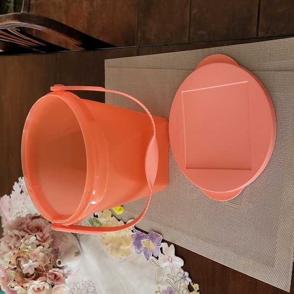 Tupperware | Storage & Organization | 5 Liters Tupperware Bucket With ...